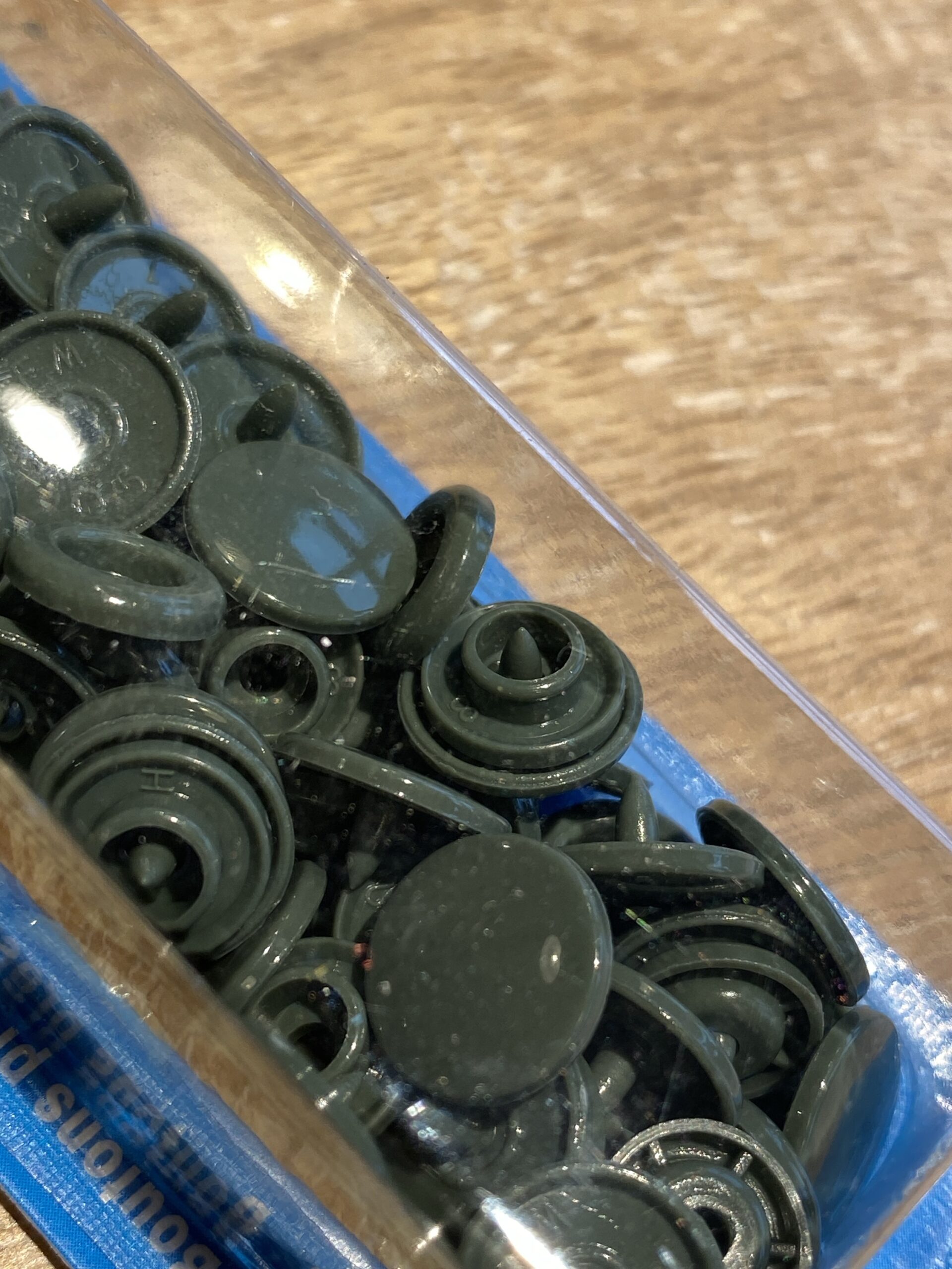 Dark Grey - Color snaps - The Sewing Loft